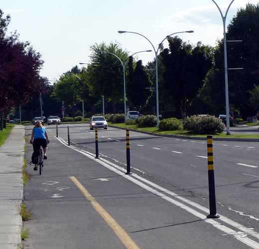 Flexible Bike Lane Delineator and Bollard - Traffic Innovation